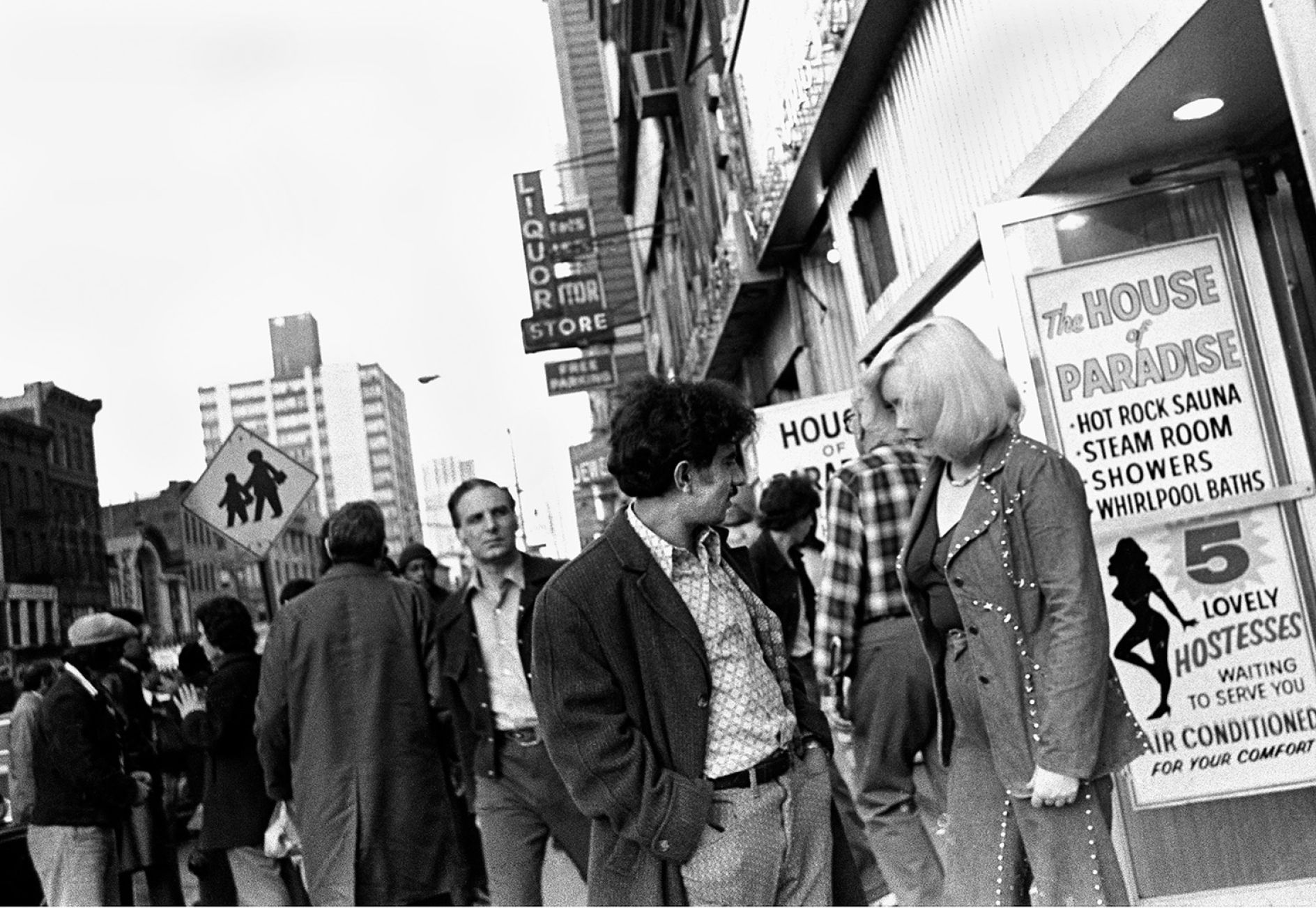 Photographer captures the wild and dangerous streets of New York City ...