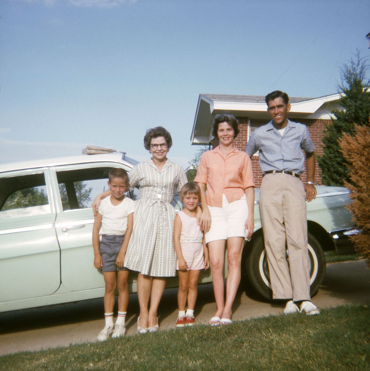 On the Road: Vintage 'found' photographs of people and their beloved ...