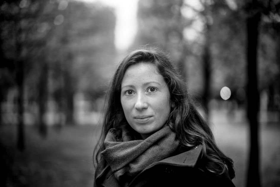 Photographer tests his luck with the usually reserved French to take ...