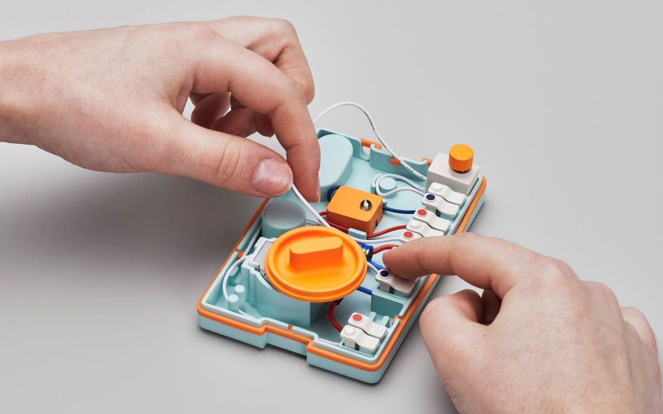 Clever DIY flashlight offers a fun way to teach your kids and help a ...