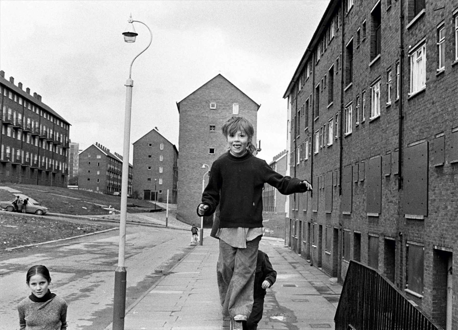 Elswick Kids: Tish Murtha's joyful photographs of children playing in ...