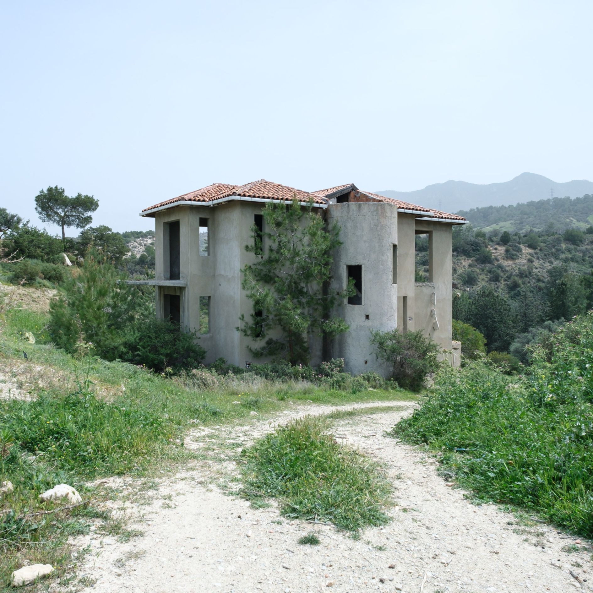 Future Rust, Future Dust: Loïc Vendrame's series explores the ruins of ...