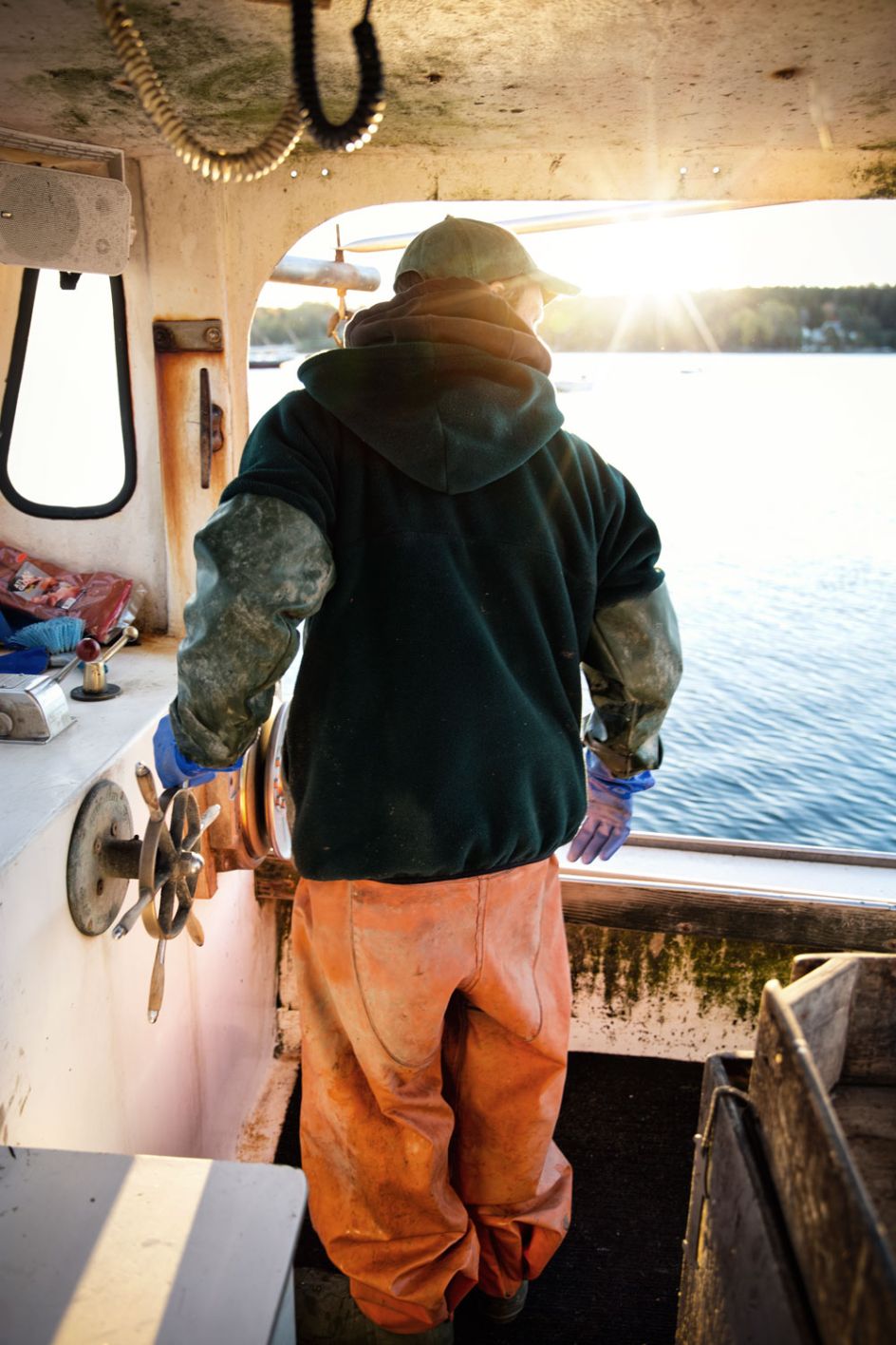 The American Worker: The world's most extreme jobs caught on camera ...