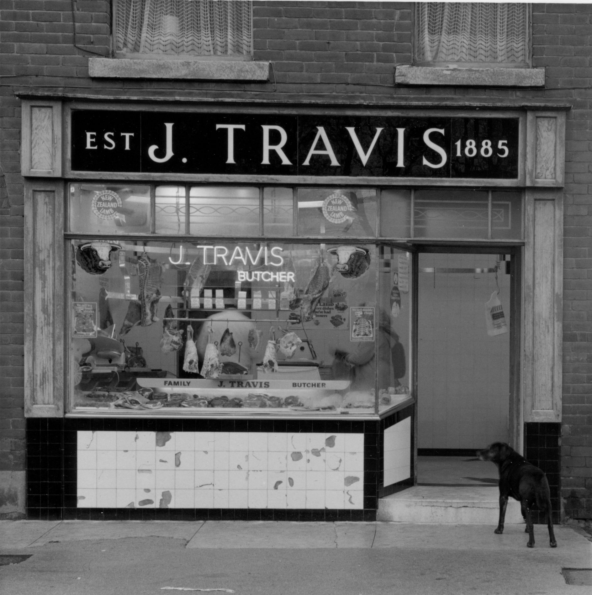 Photographs of Manchester's fiercely independent shops in the 1980s ...