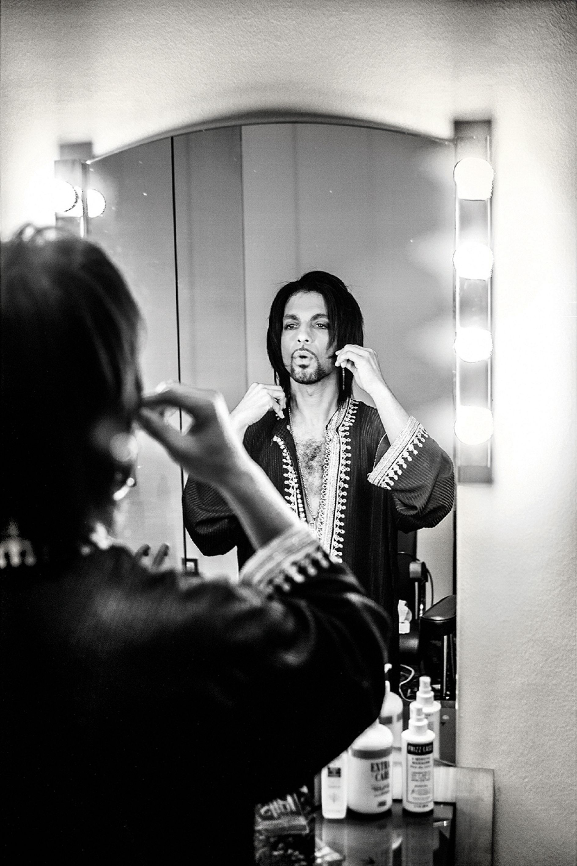 Picturing Prince: Rare and intimate photographs of the flamboyant star ...