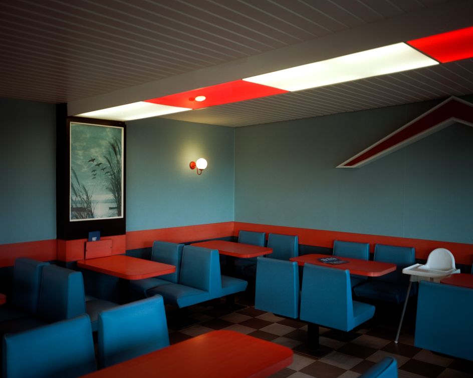 Photographer Ian Howorth captures the eternal disconnect of living in ...