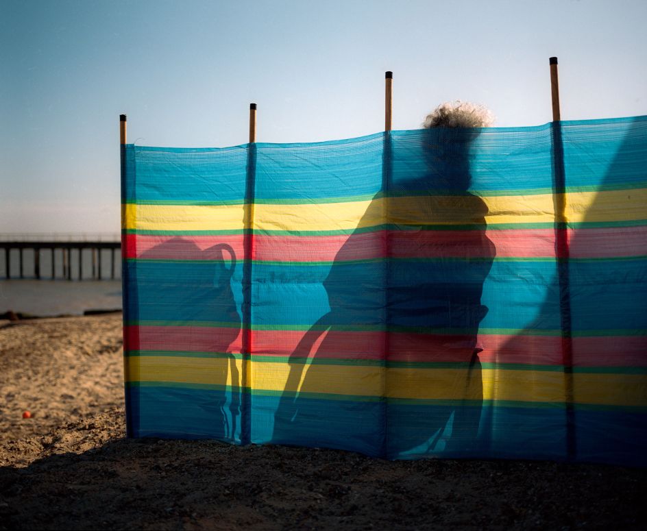 Photographer Ian Howorth captures the eternal disconnect of living in ...