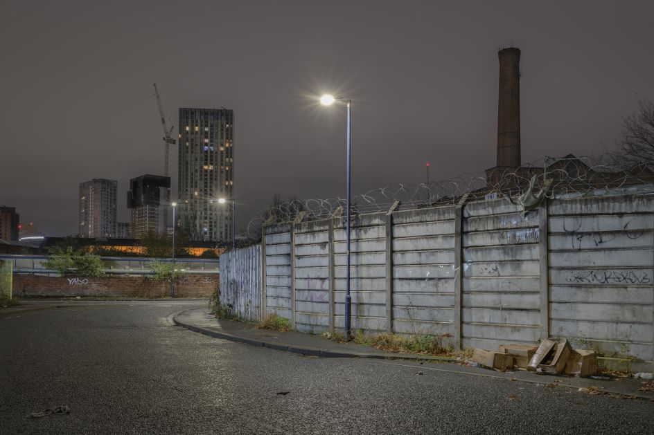 Atmospheric photographs of Manchester and Salford at night, inspired by ...