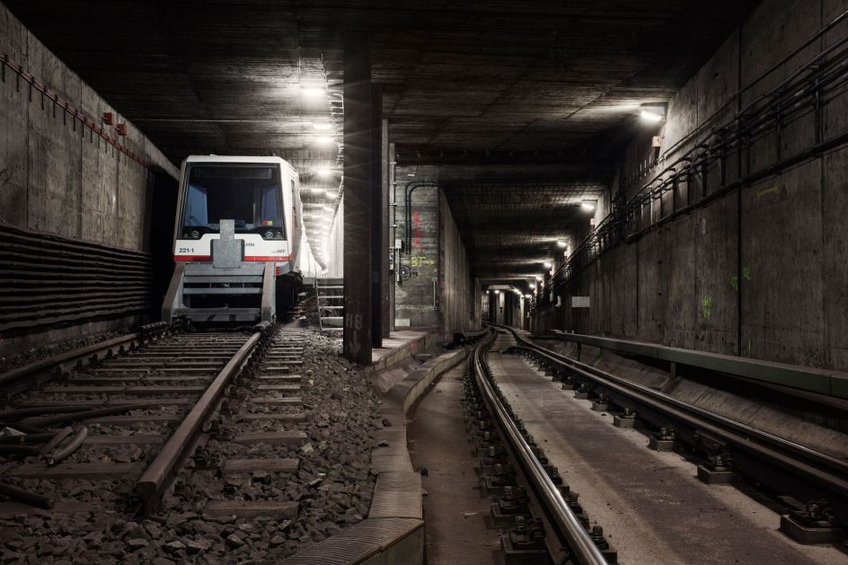 Underground Landscapes: Fascinating photographs of subway tunnels ...