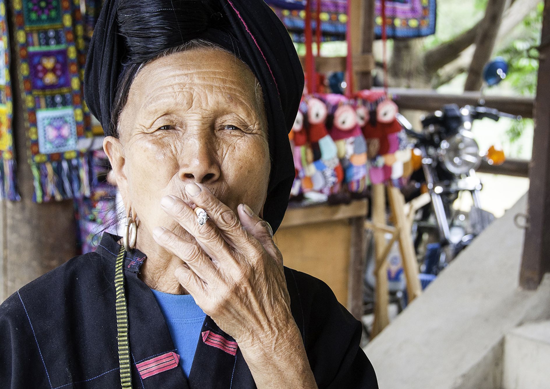 Smiling Eyes: Beautiful photo series that captures the friendly spirit ...