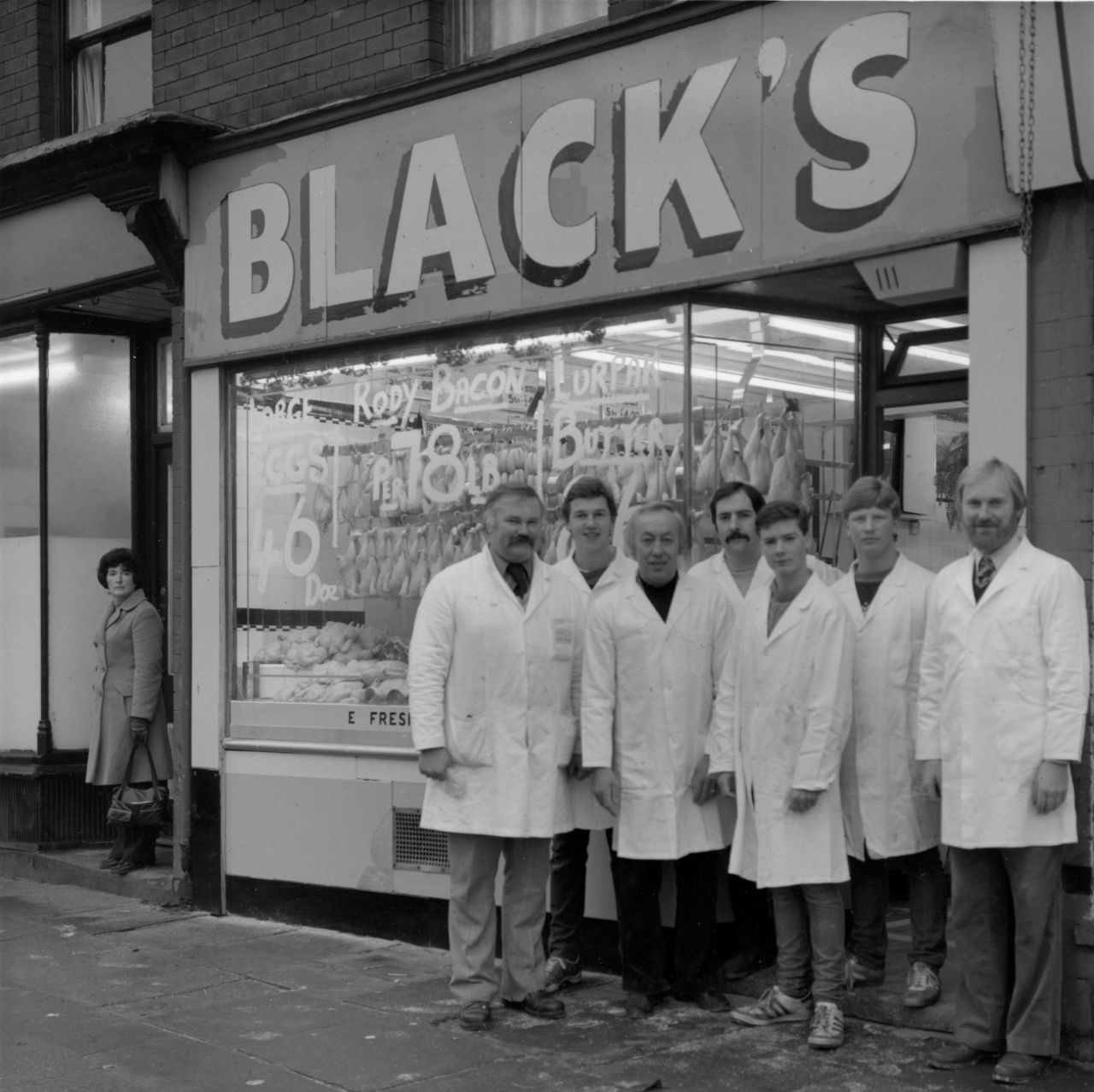 Photographs of Manchester's fiercely independent shops in the 1980s ...