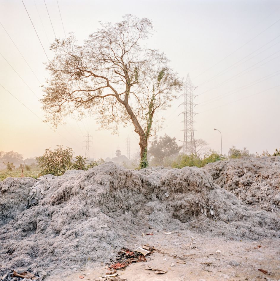 A 10-year photographic journey along the Ganges that shows the effects ...