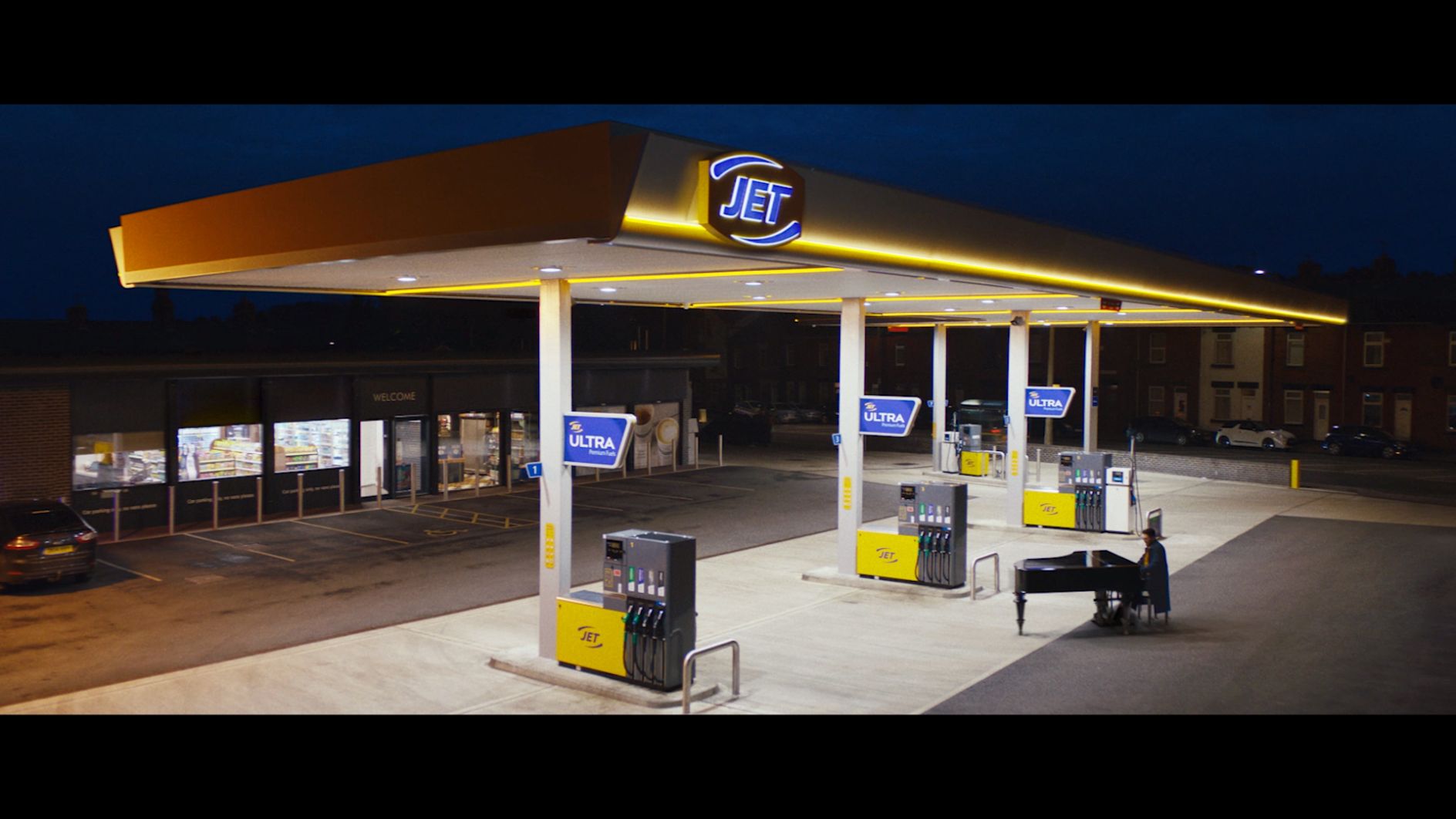 isobel take to the road in memorable TV spot for Jet | Creative Boom