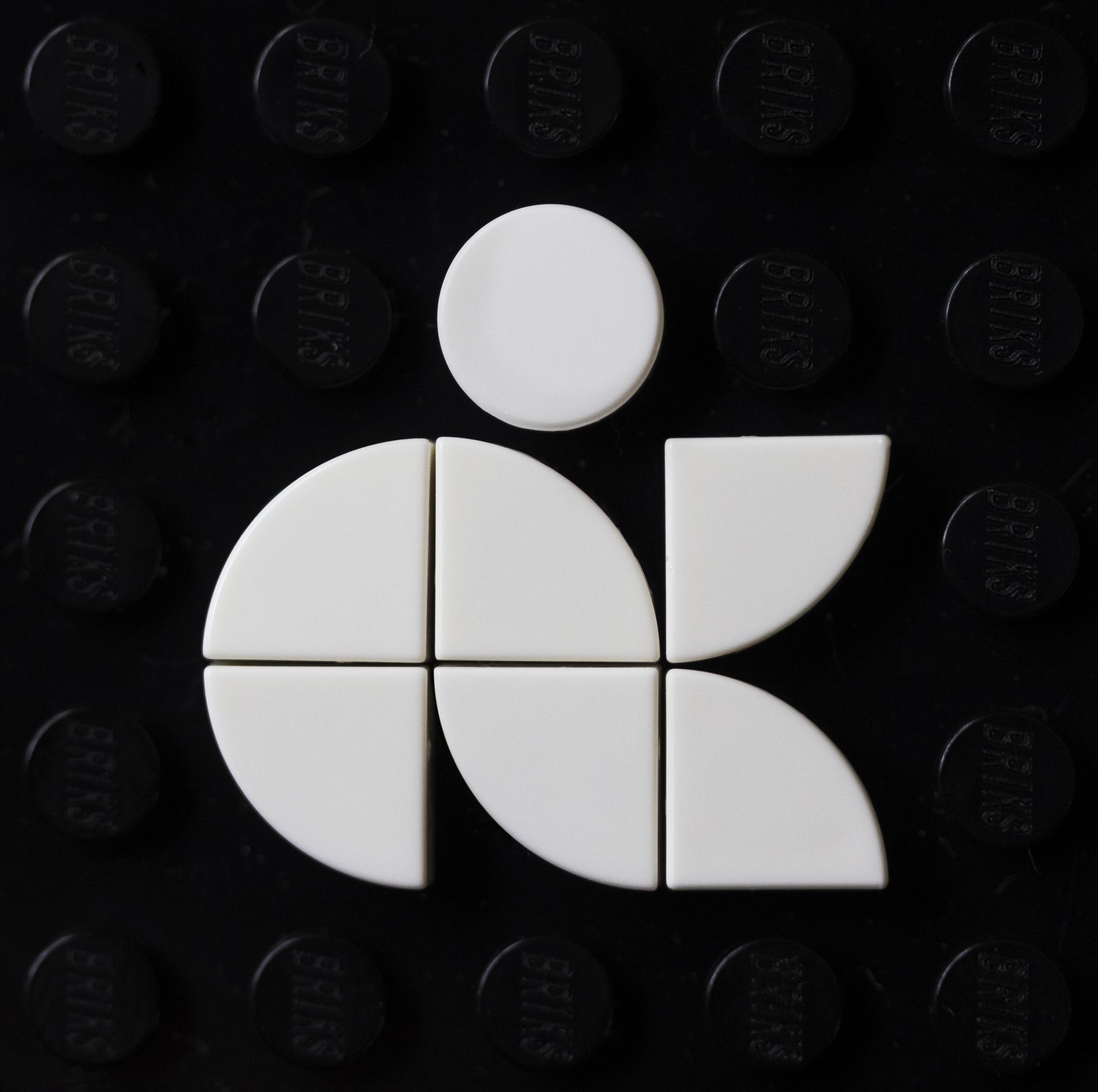 LEGO typefaces by Craig Ward explore the subtleties and nuance of type ...