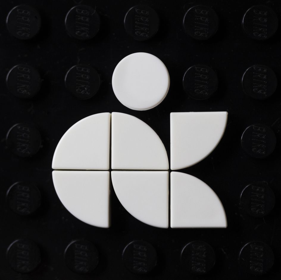 LEGO typefaces by Craig Ward explore the subtleties and nuance of type ...