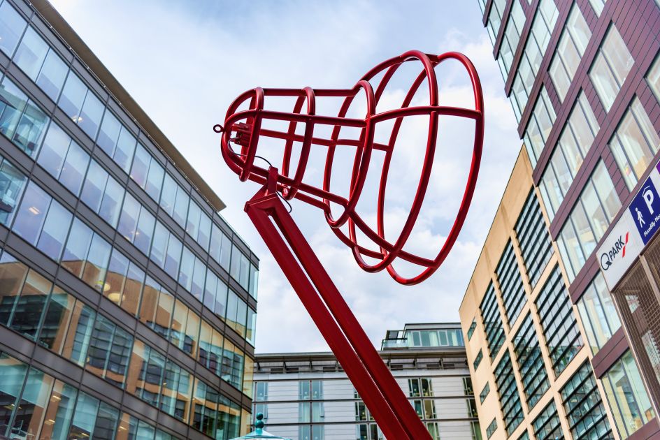 New giant lamp sculptures shine a light on Manchester's epic history ...