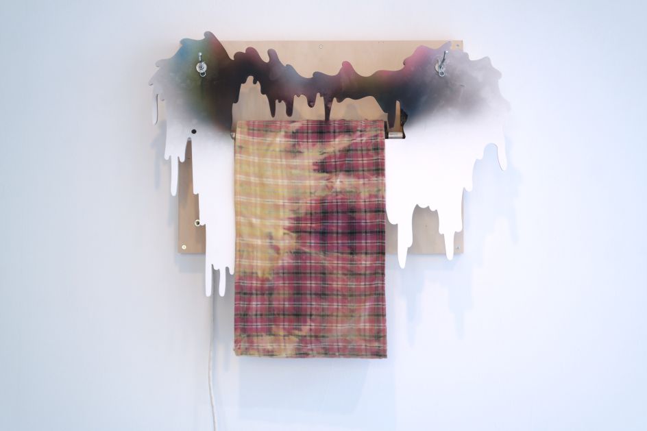 Conveyors: artist Derek Larson creates motorised paintings that ...