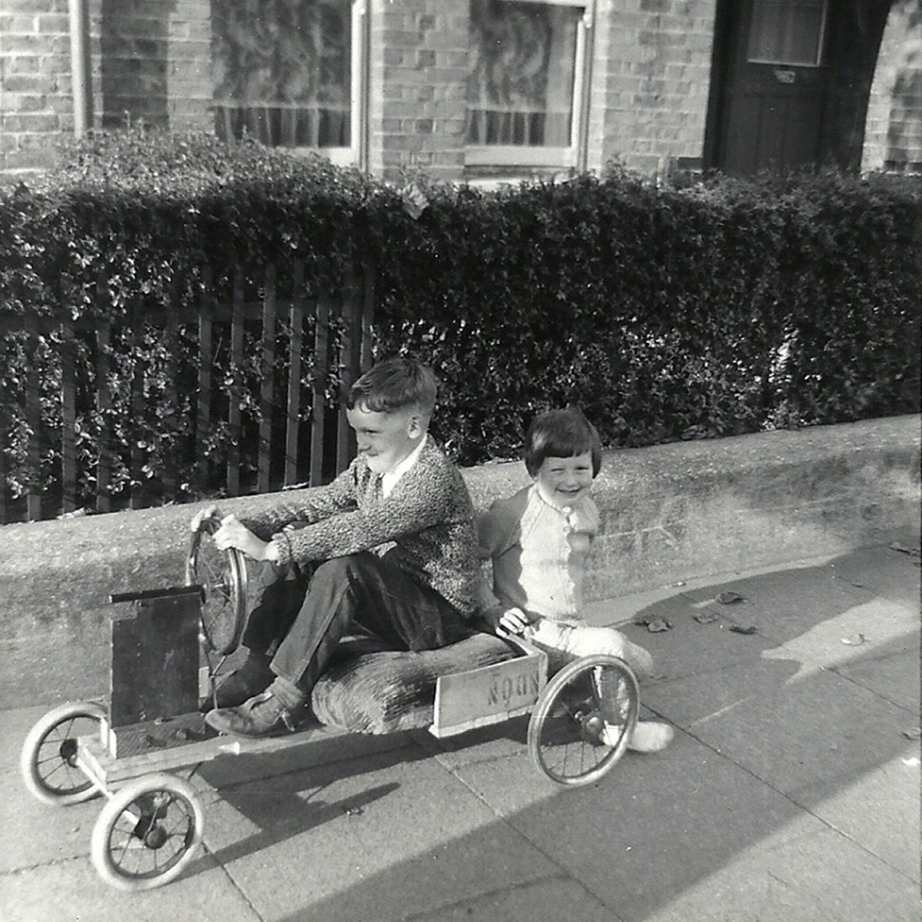Newly uncovered photographs show London's disappearing working class ...
