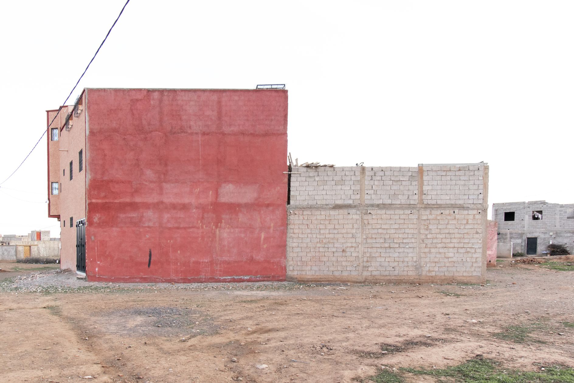 Stuart Allen's beautiful, minimalist photographs of lone buildings in ...
