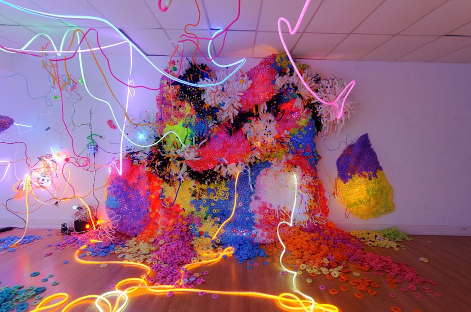 Bright and chaotic light sculptures and art installations by Adela ...