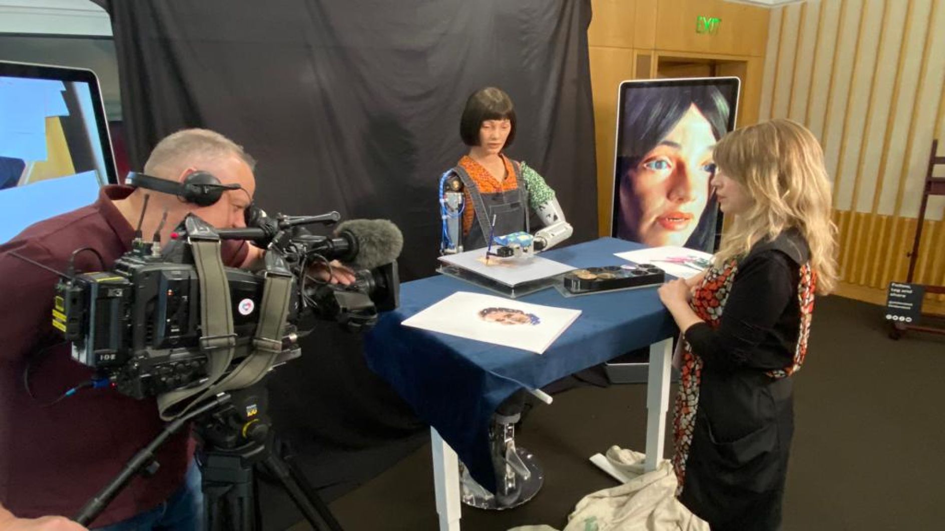 The world's first robot artist reveals amazing new paintings in its ...