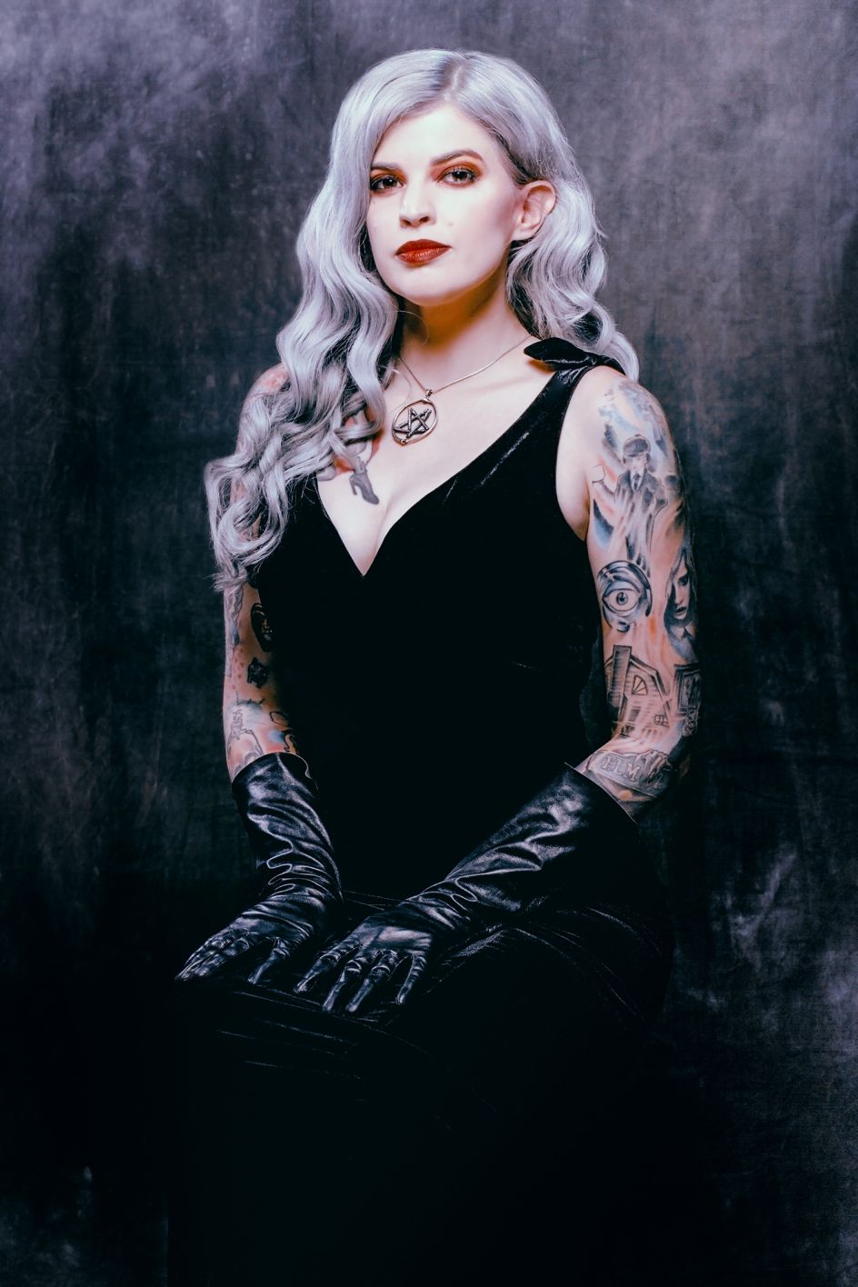 Painted: Haunting portraits mix with dark fine art imagery for a modern ...