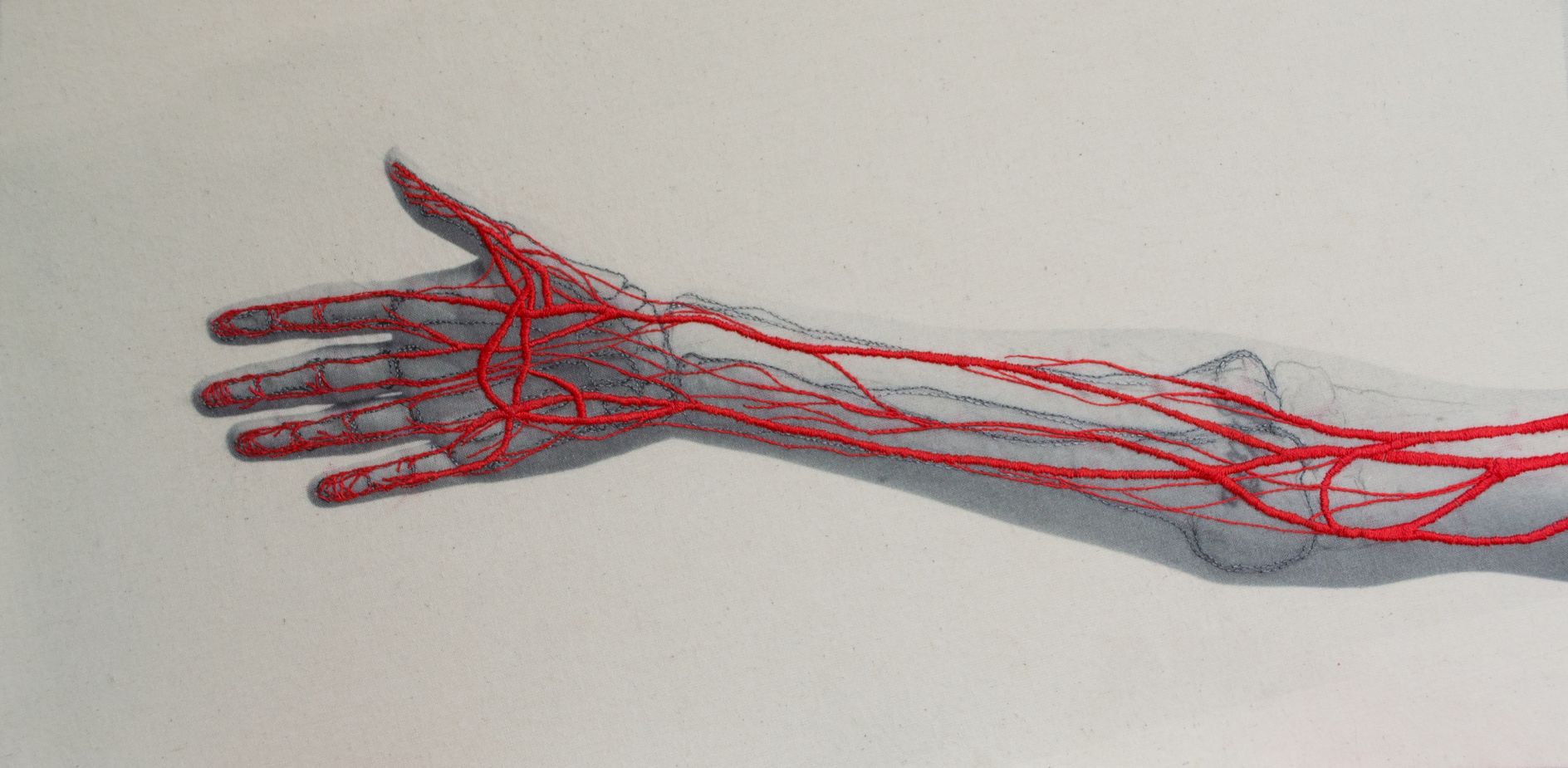 Linen portraits intricately threaded with cotton veins by Juana Gómez ...