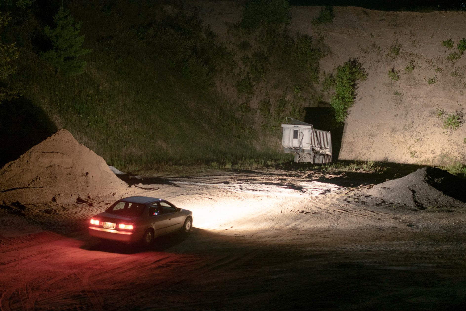 Cinematic photographs of America's rural Midwest at night look like ...
