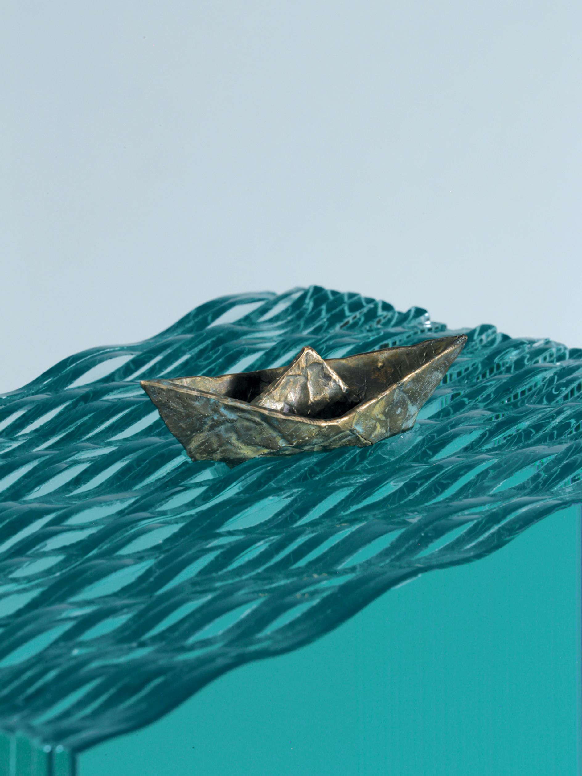 Hand-cut glass sculptures that capture the beauty of the ocean ...