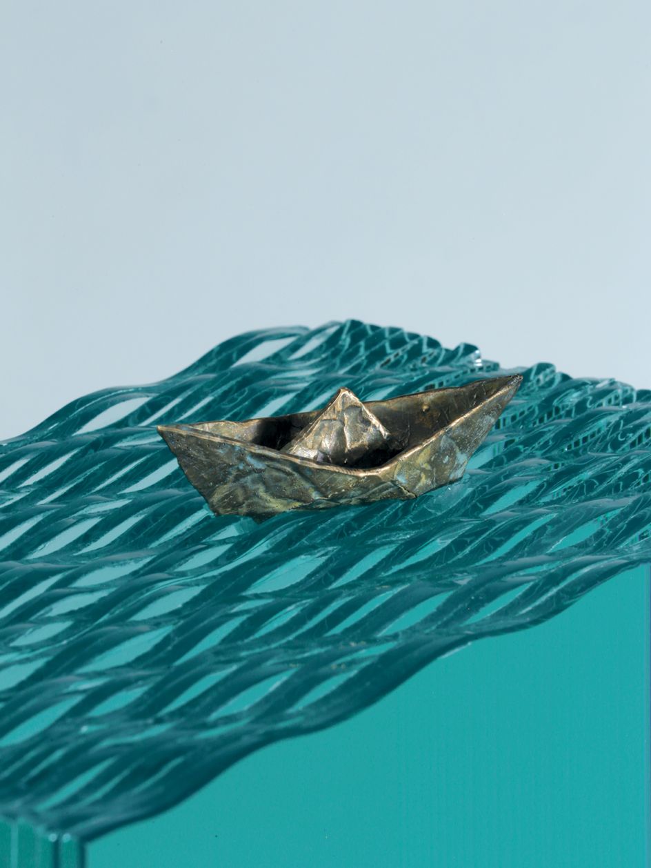 Hand-cut glass sculptures that capture the beauty of the ocean ...