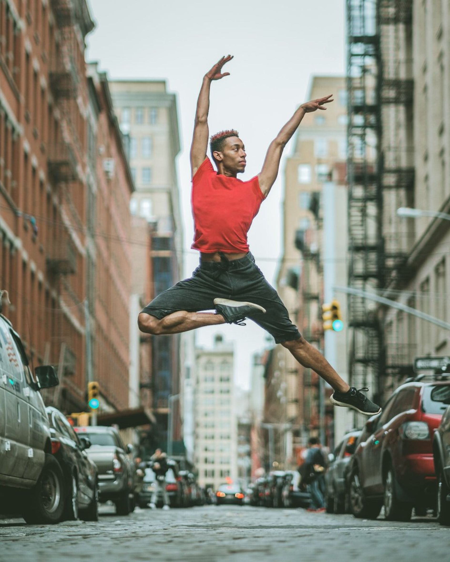 Street Ballet: Photographer captures ballet dancers leaping all over ...