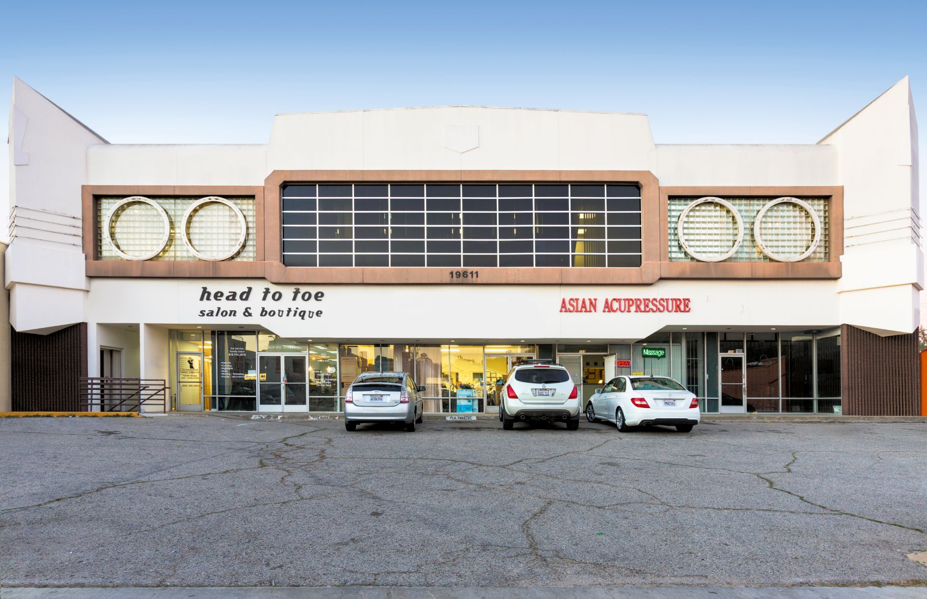 Gas and Glamour: Ashok Sinha's photographs pay tribute to America's ...