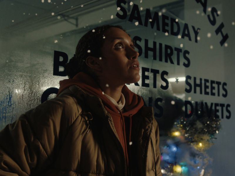O2's Christmas ad by VCCP offers a solution to data poverty | Creative Boom