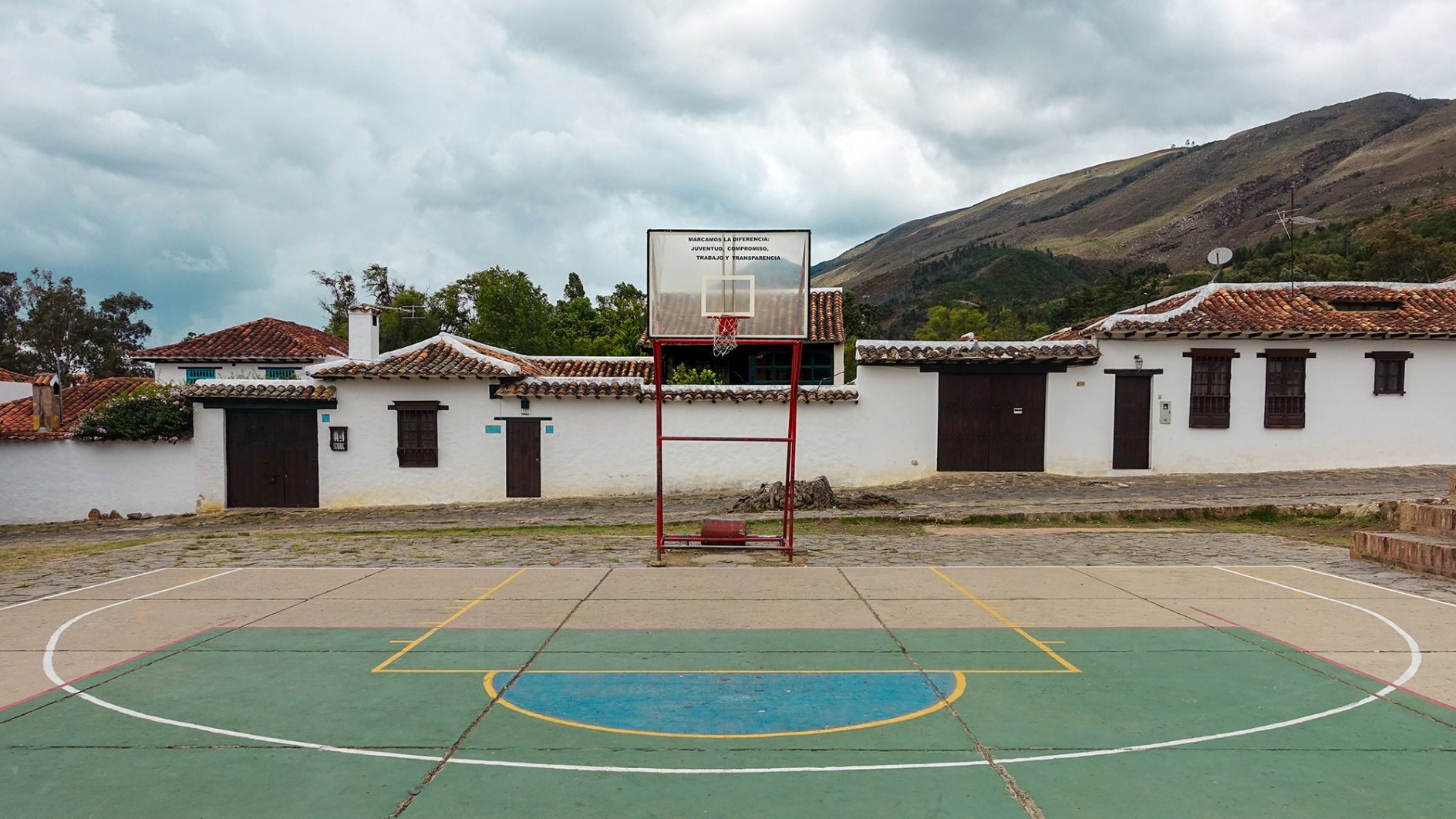 World of Hoops: Photographs that reveal different cultures surrounding ...