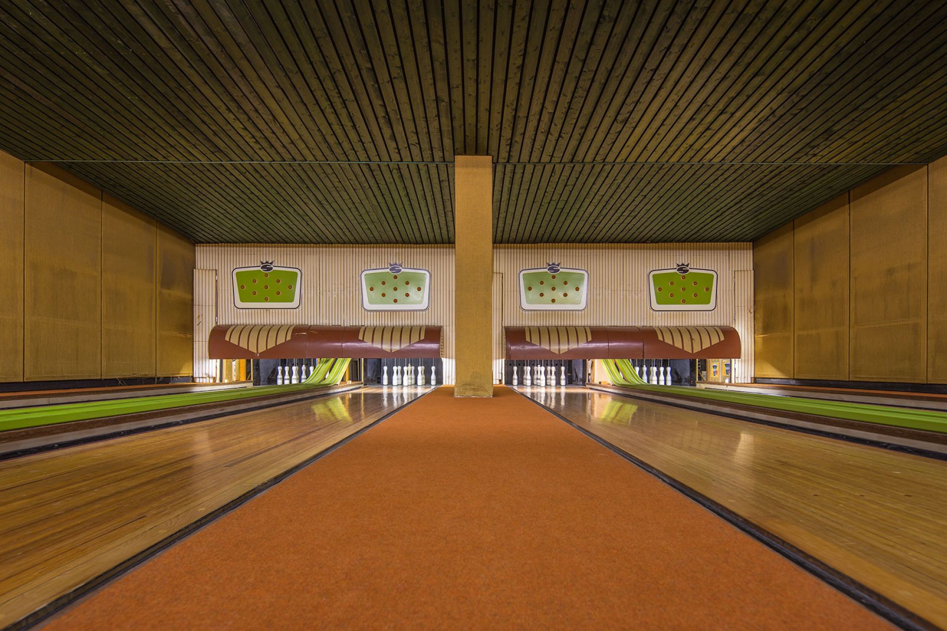 Wes Anderson-inspired photographs of vintage bowling alleys in Germany ...