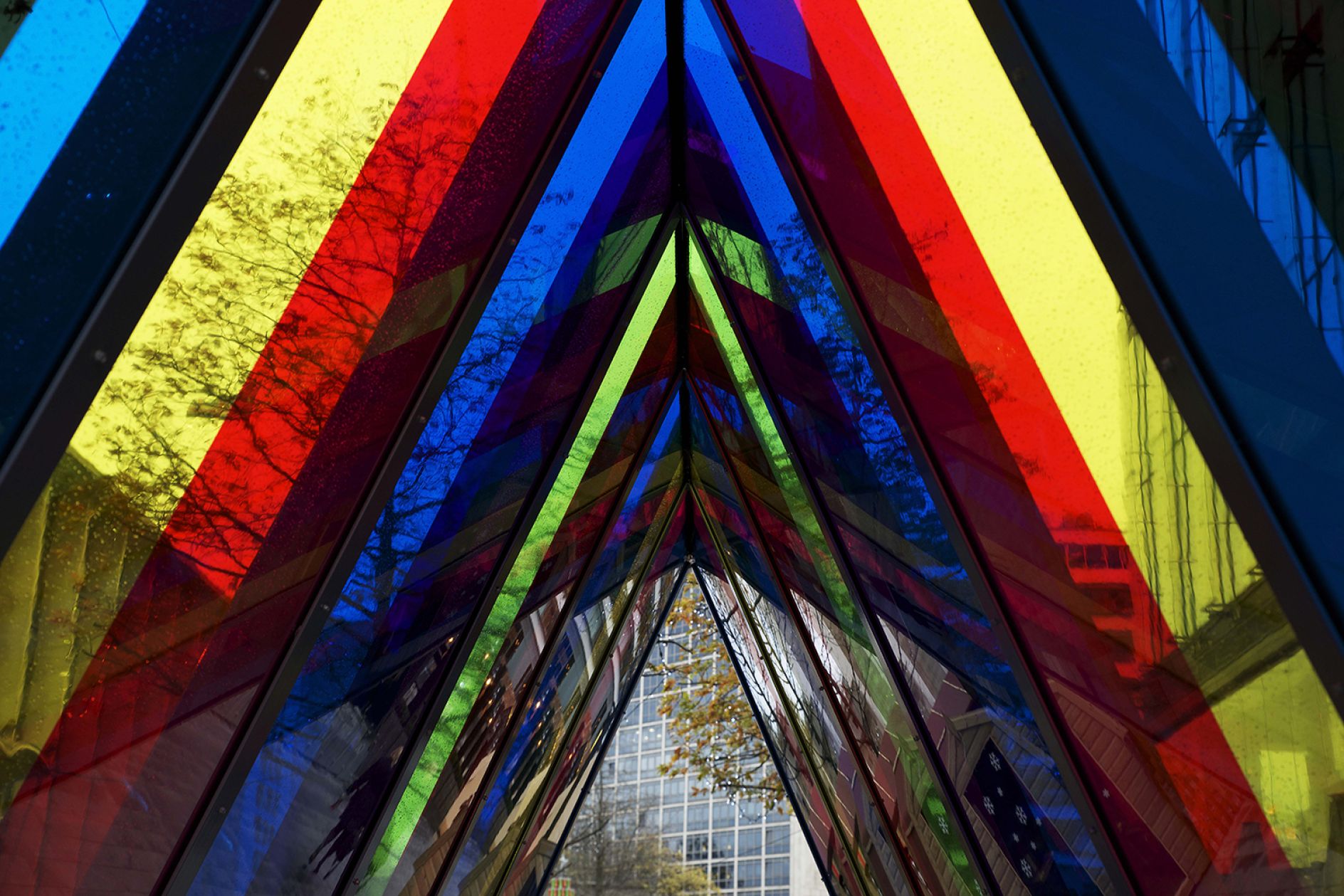 Artist creates walk-through triangular prism to offer a spectrum of ...