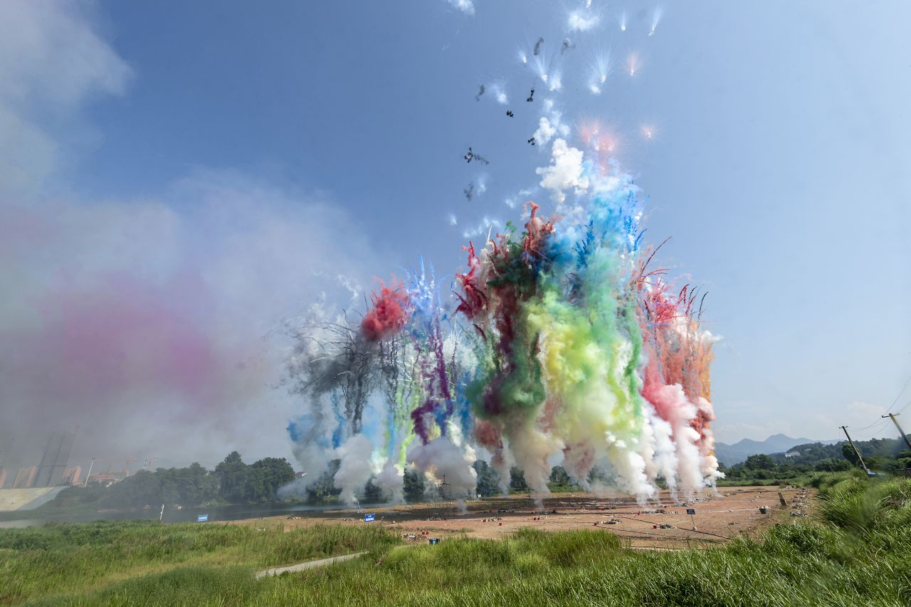 Cai Guo-Qiang dreams up colossal firework display in his first VR ...