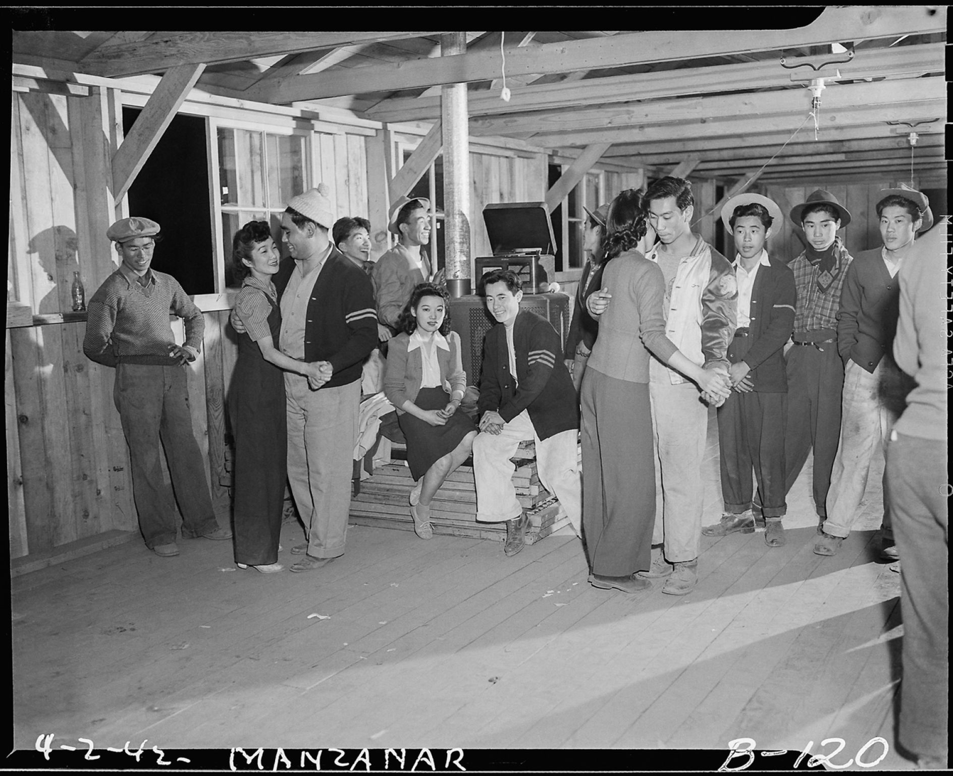 Revealing photographs of life at Manzanar in the 1940s, America's ...