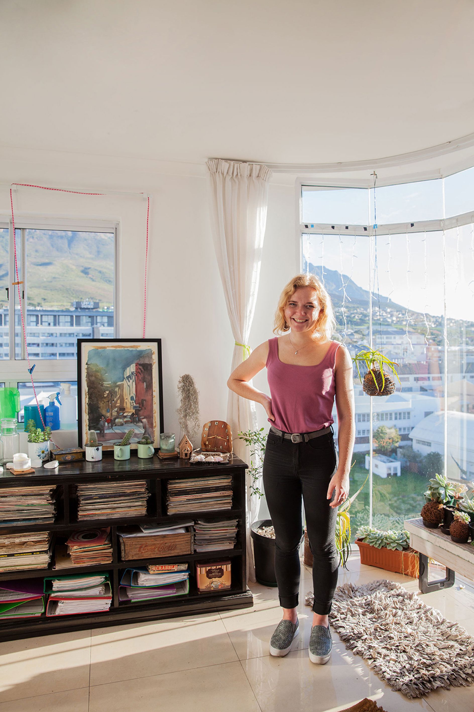 Show Me Your Fridge: Sandra Junker's photographic document of fridges ...