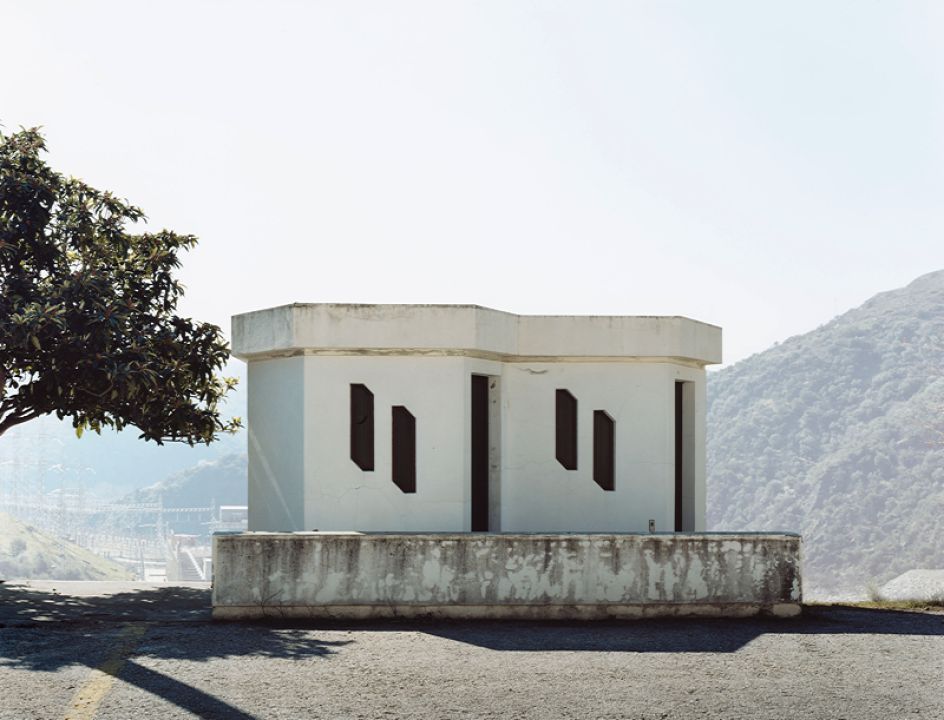 Abandoned Checkpoints: Photographer documents Europe's forgotten ...