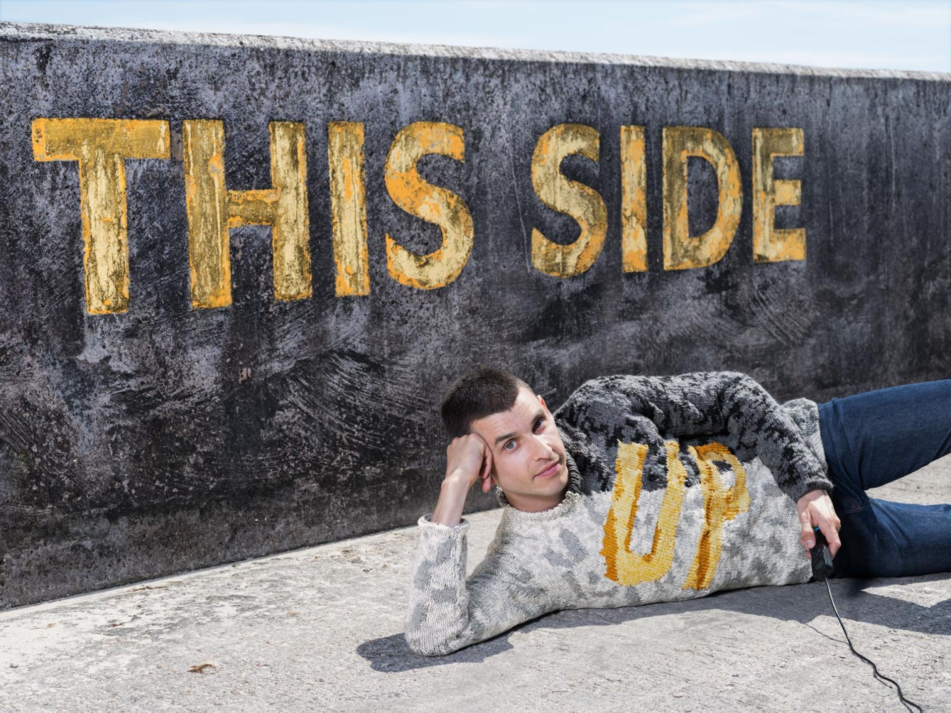 Invisible Jumpers: Photographs of jumpers blending into their ...