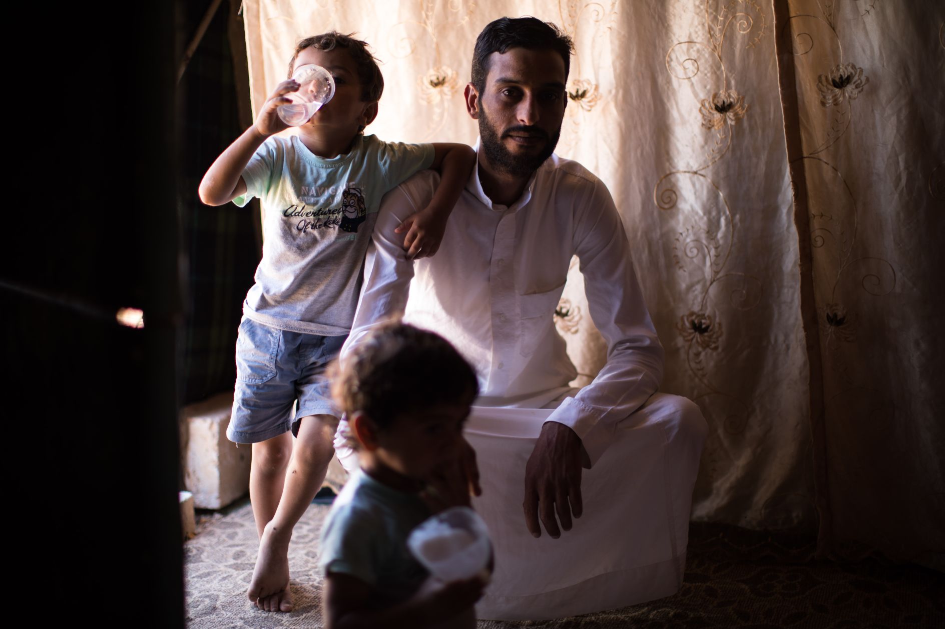 The Lost Men of Syria: Edward Jonkler's revealing images of refugee ...
