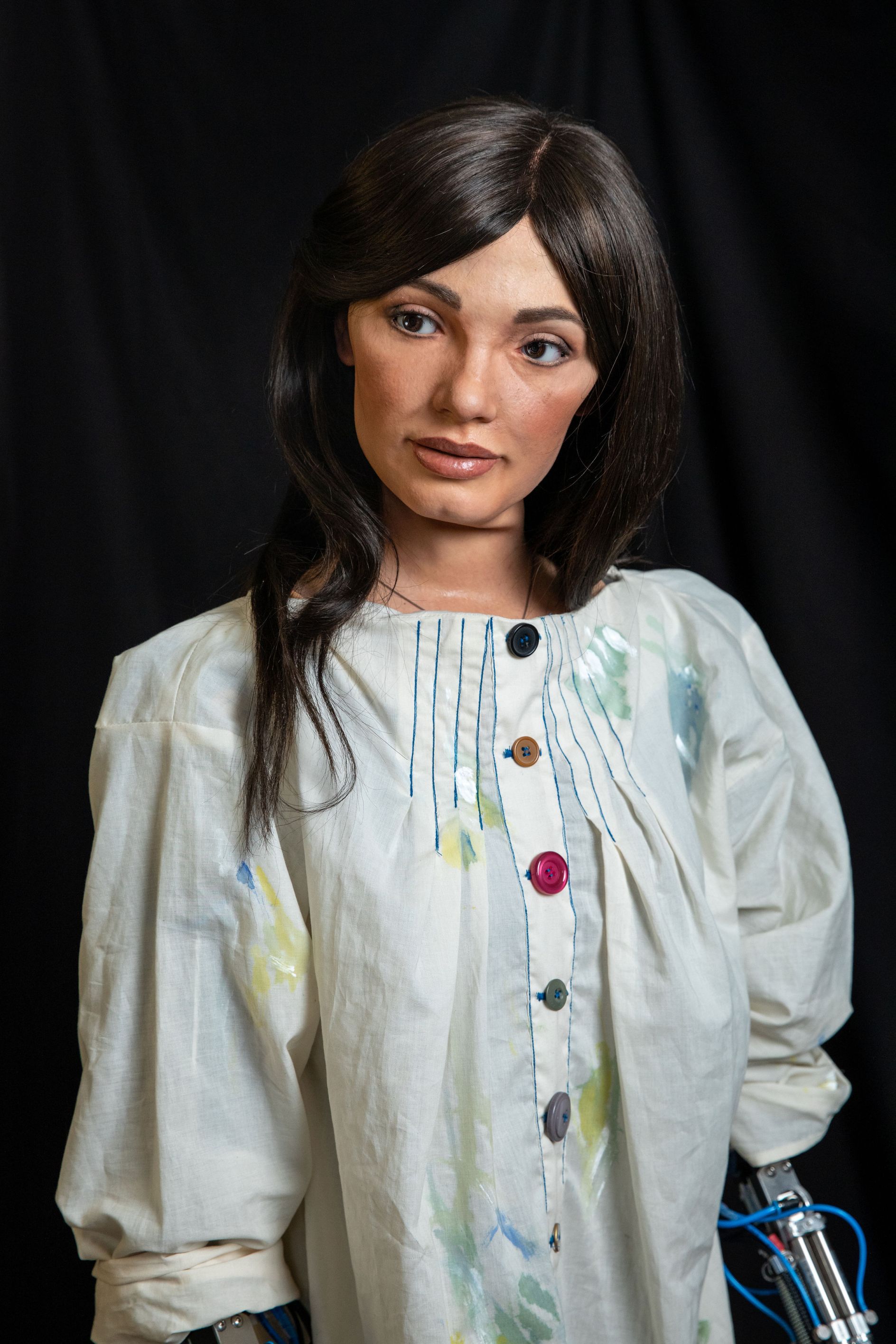 Meet Ai-Da – the world's first robot artist, capable of drawing people ...