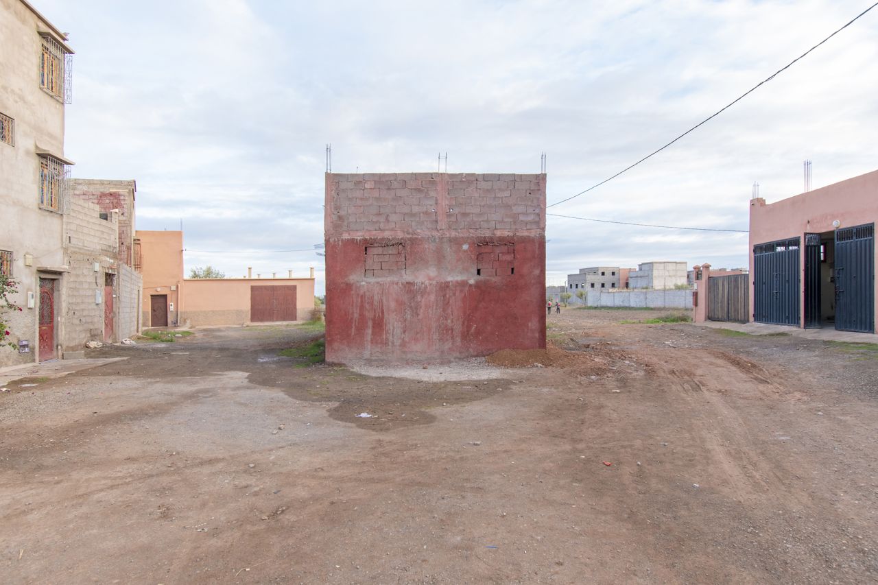 Stuart Allen's beautiful, minimalist photographs of lone buildings in ...