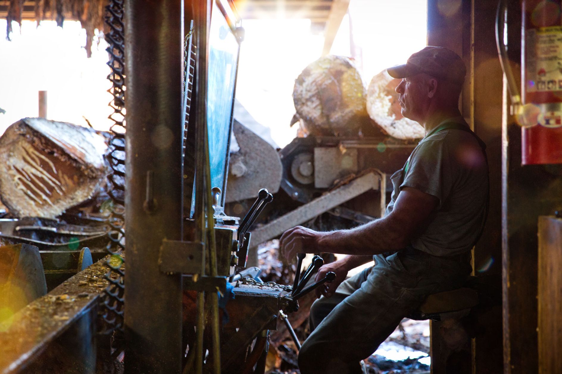 The American Worker: The world's most extreme jobs caught on camera ...