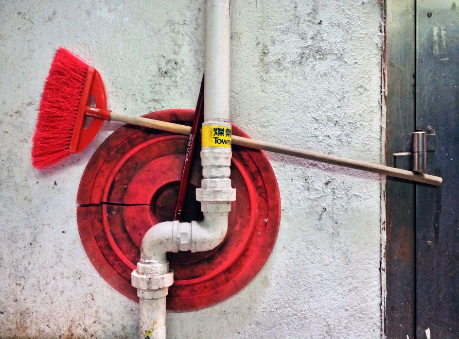 Scavenger Lanes: Photographer captures the back alleys of Hong Kong ...