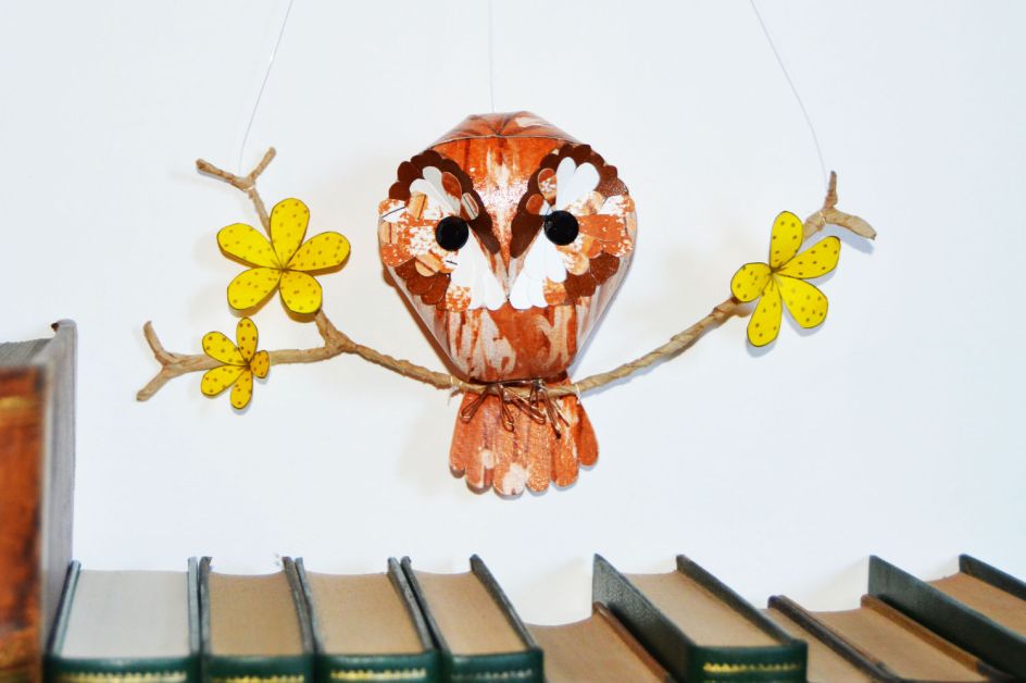 Delightful paper bird sculptures transform toucans, owls and chickens ...