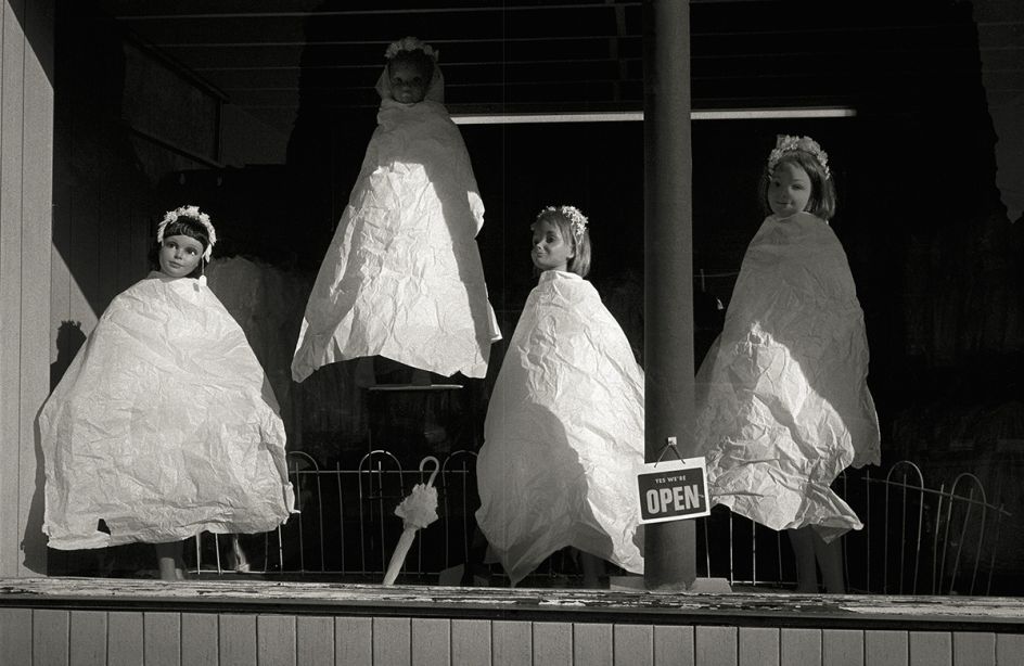 Dublin: Krass Clement's document of Ireland's capital in the early ...