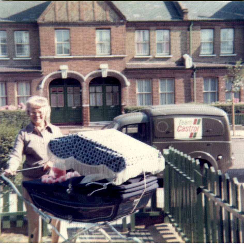 Newly uncovered photographs show London's disappearing working class ...