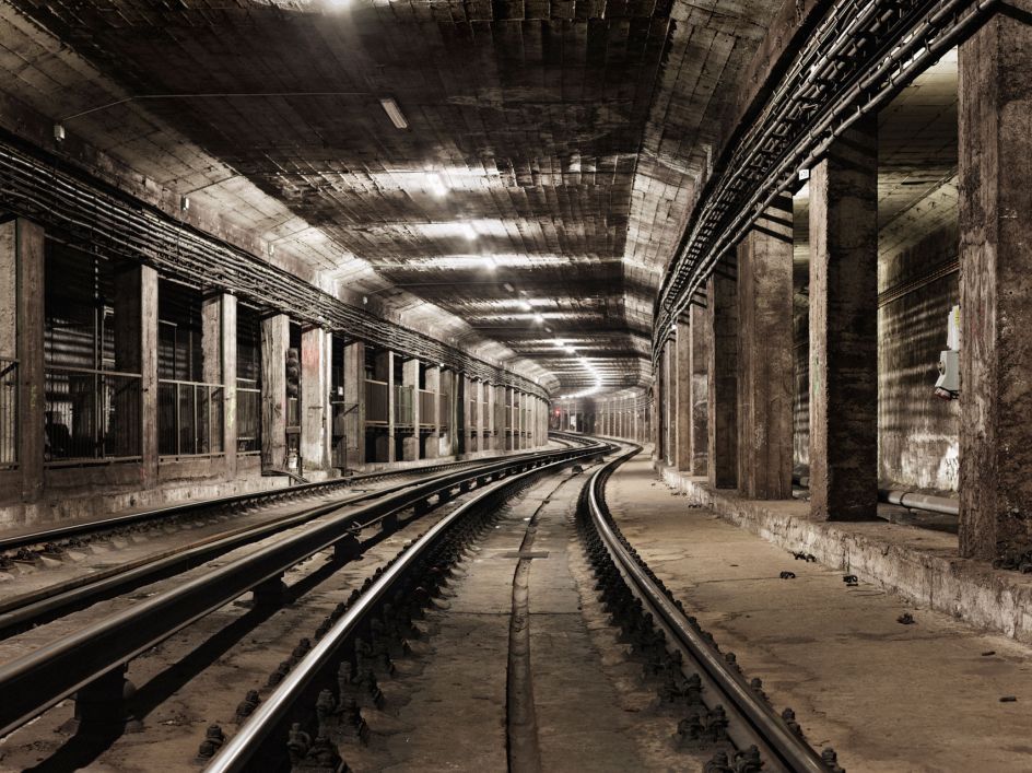 Underground Landscapes: Fascinating photographs of subway tunnels ...